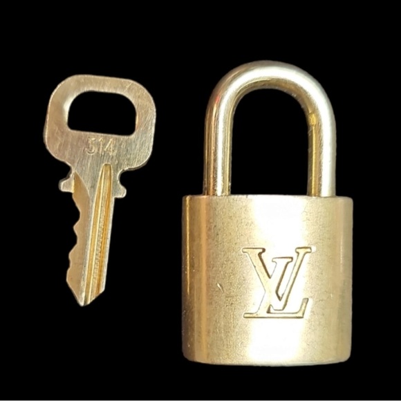 Louis Vuitton | Bags | Authentic Louis Vuitton Gold Lock And Key Set 34 ...
